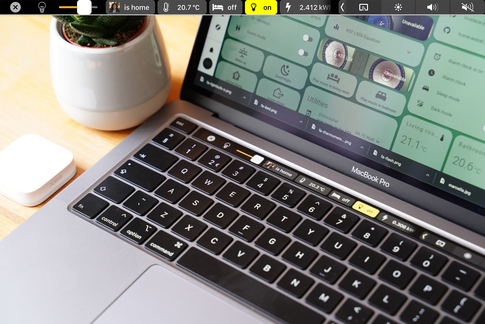 home-assistant-macbook-touch-bar | Bas Nijholt